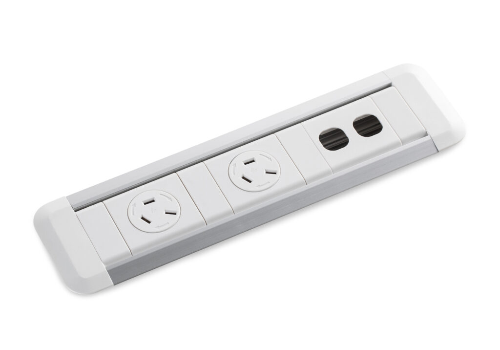 QUAD AUTO SWITCHED POWER MODULE 4 GPO :: Experienced Office Furniture